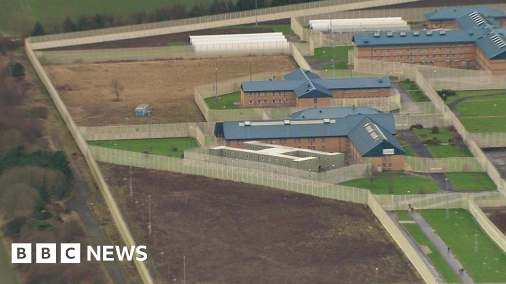 Undercover filming reveals prison in crisis - BBC News
