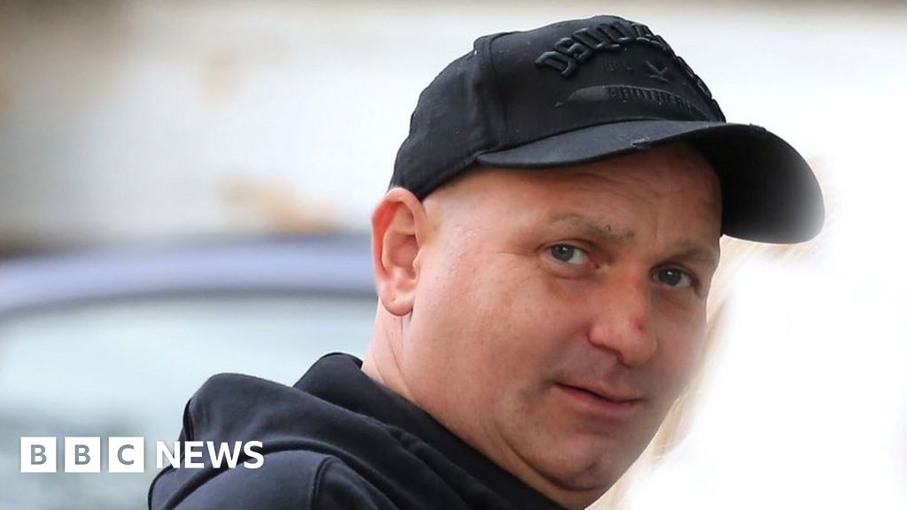 Wayne Rogers will not give evidence in dress-up attack case - BBC News