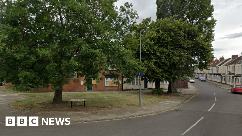 Man arrested on suspicion of attempted murder in Middlesbrough - BBC News