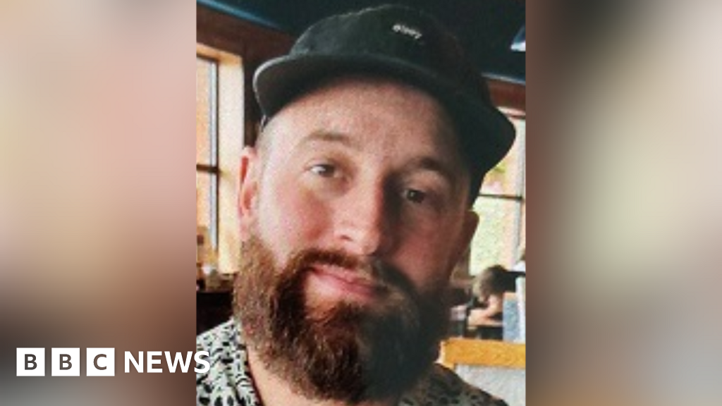 Drones search nature reserve for missing Sheffield man - BBC News