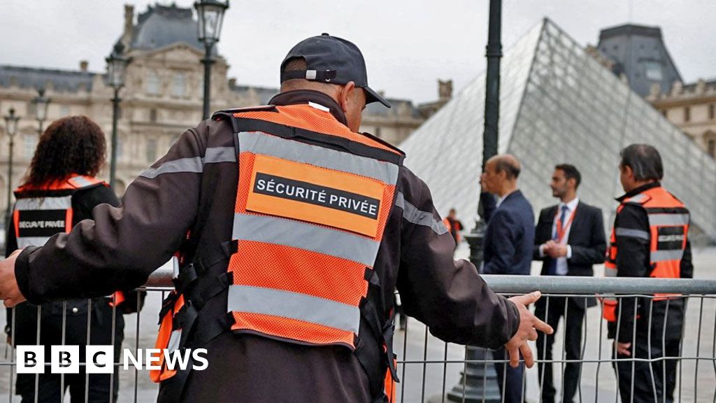 Louvre heist: Suspects arrested over theft of jewels, prosecutor says