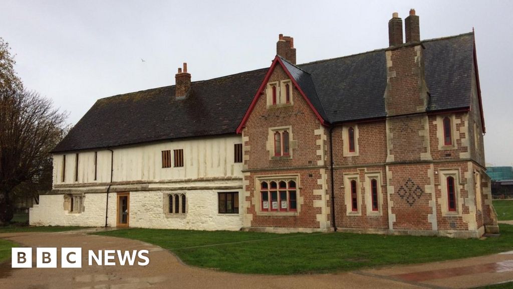 Gloucester medieval priory restoration completed - BBC News