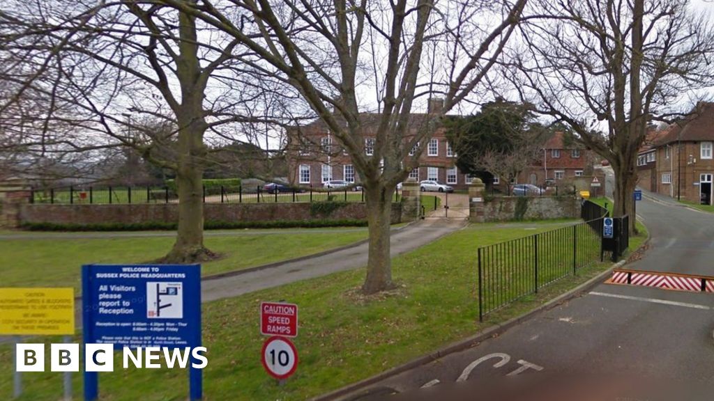 PC Mark Scruby sacked for sharing porn at work - BBC News