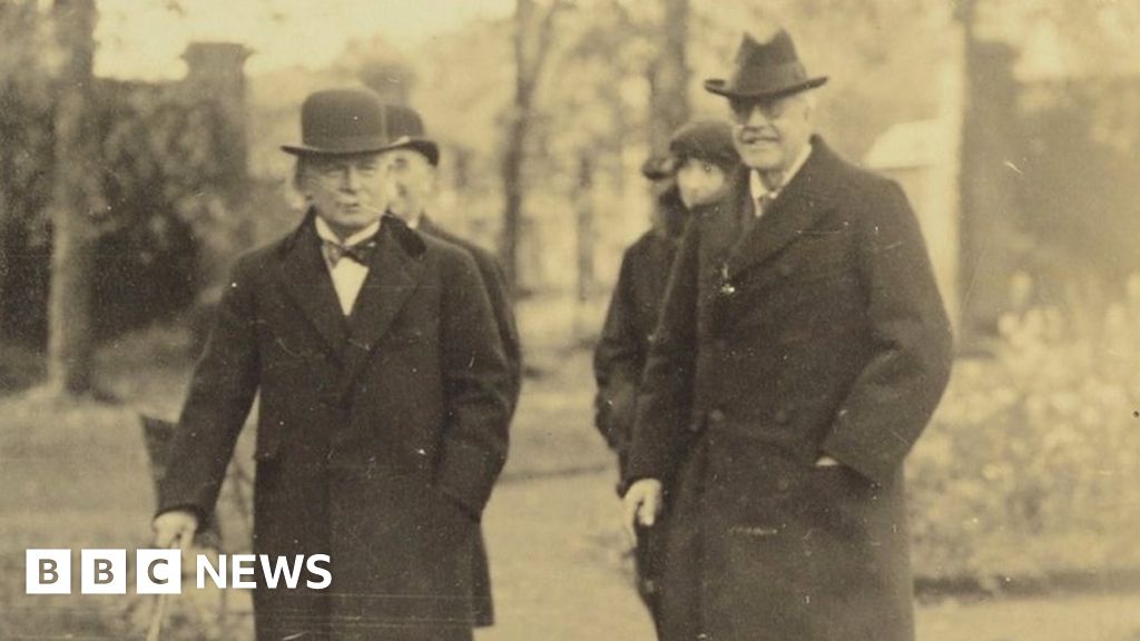 Papers of former Prime Minister Arthur Balfour bought for the nation ...