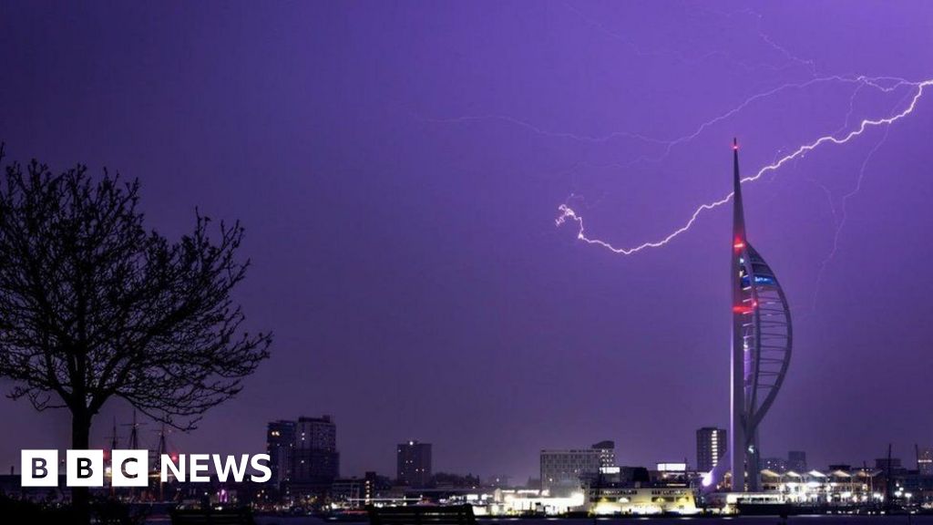 Dramatic lightning strikes captured over south's skies
