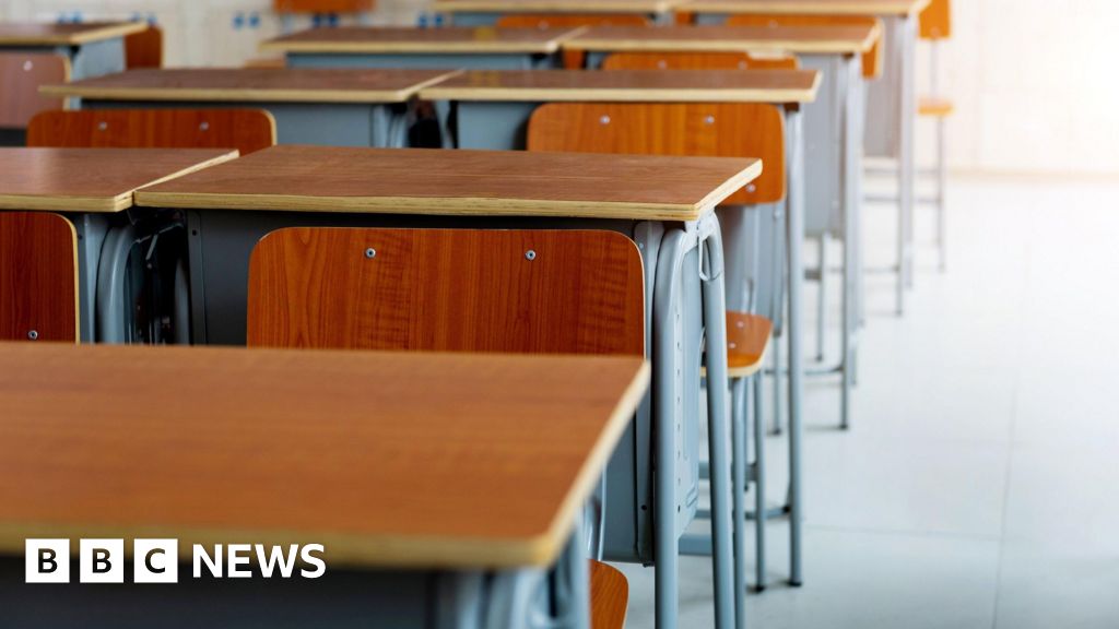 Surrey MPs say data on complaints to Ombudsman is "missing" - BBC News