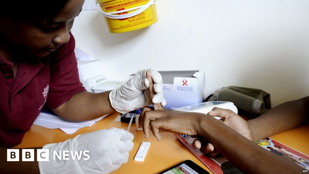 HIV vaccine: Clinical trial begins in South Africa - BBC News