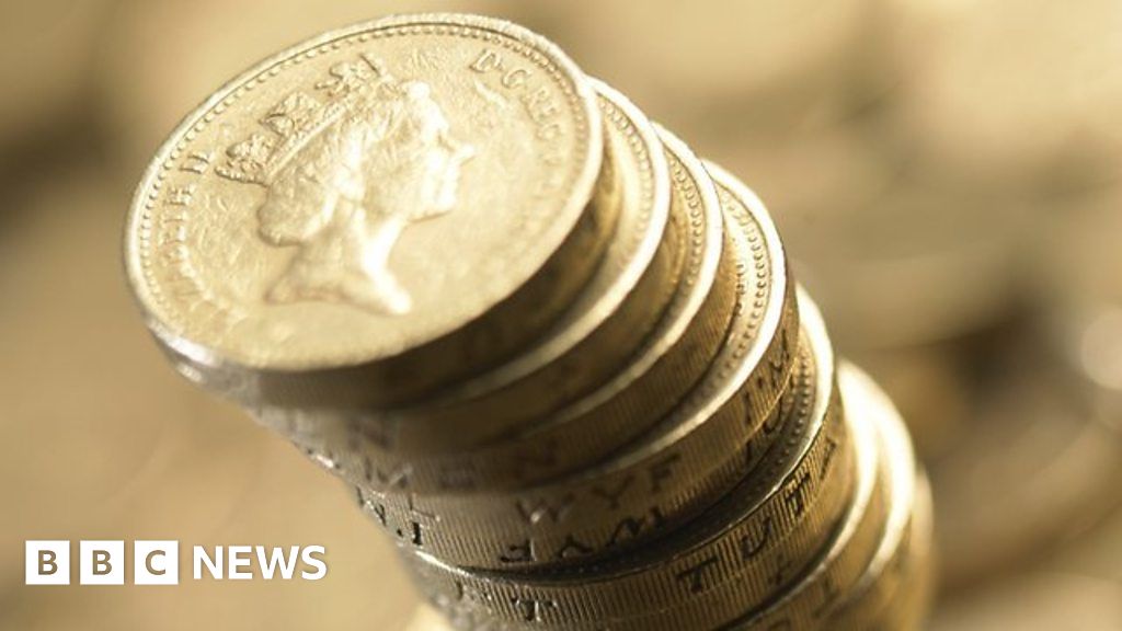 Surviving in a cashless world - BBC News