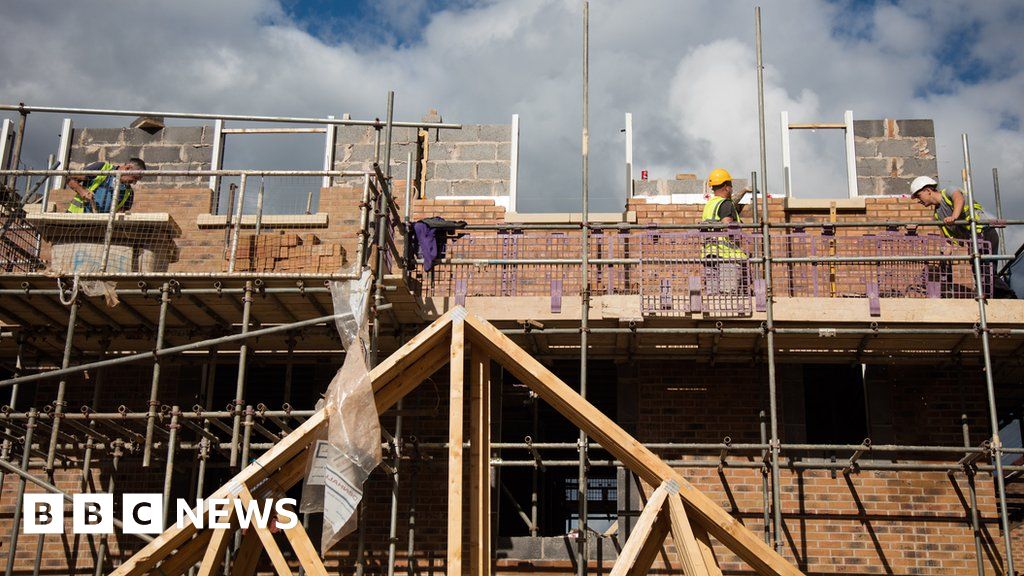 Plans approved for 100 new homes for Croy - BBC News