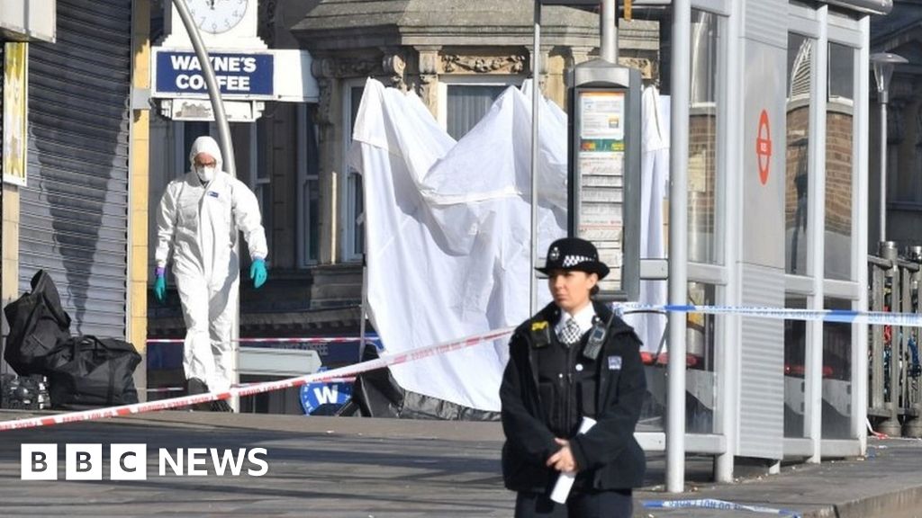 Ilford stabbing: Man killed in east London