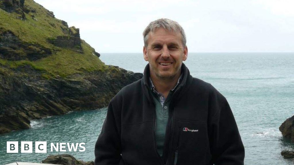 Steve Moir: Cambridge cyclist's family 'frustrated' over lack of action ...