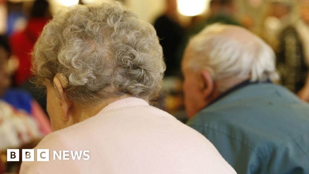 Northamptonshire care agency given outstanding rating - BBC News