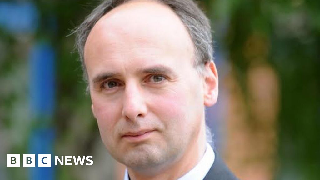 CPS prosecutor jailed for stabbing his wife in the head - BBC News