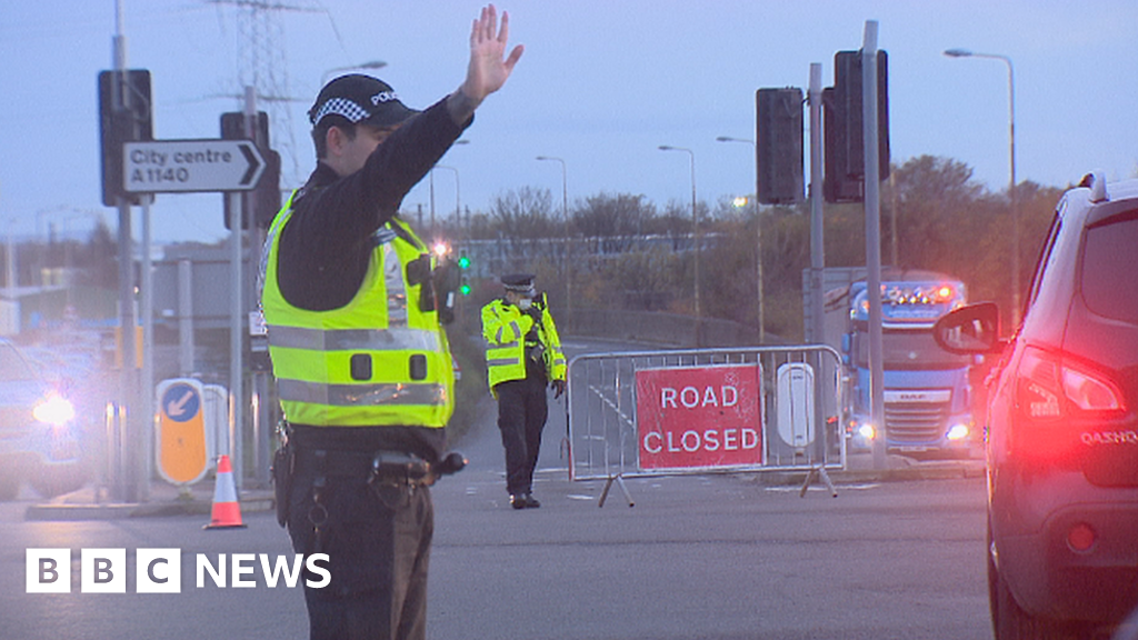 Cyclist in Edinburgh dies after serious collision with lorry