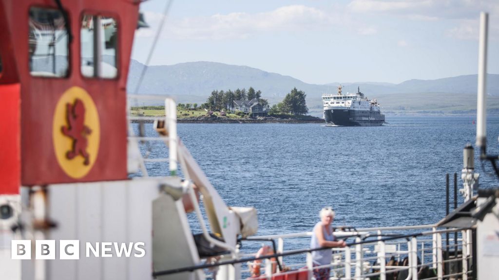 Fire caused engine failure on CalMac Mallaig-Lochboisdale ferry - BBC News