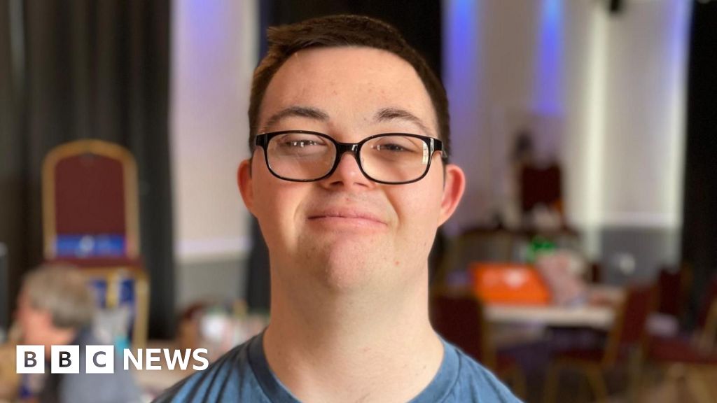 Kettering dancing event raises £20k for Down's syndrome charity - BBC News
