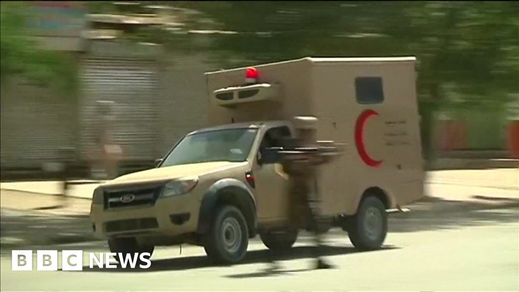 Kabul attack: 'I saw many people killed' - BBC News