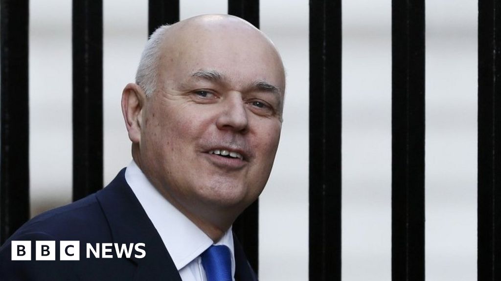 Conservatives 'dangerously divided' as Duncan Smith quits - BBC News