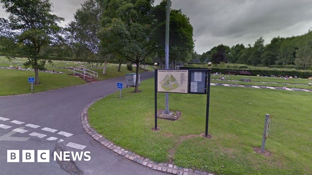 Wolverhampton cemetery plaques stolen by metal thieves - BBC News