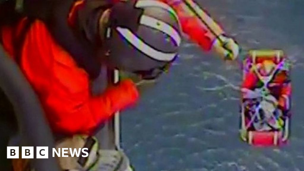 US Coast Guard rescues stranded sailors in high winds - BBC News