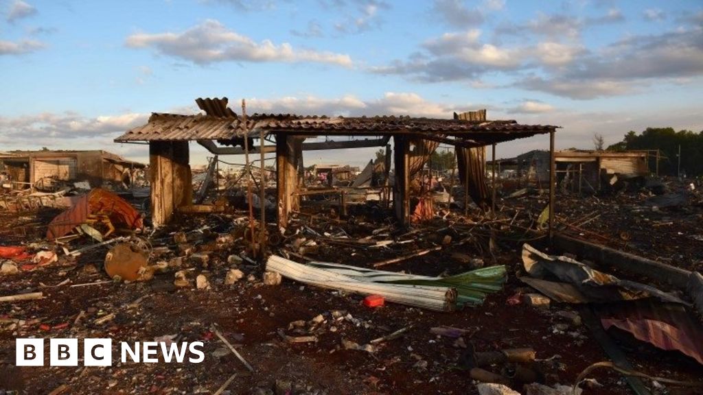 Mexico fireworks blast: Dozens killed in Tultepec explosion - BBC News