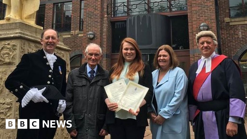 Carlisle knifepoint robbery victim Rachel More honoured - BBC News
