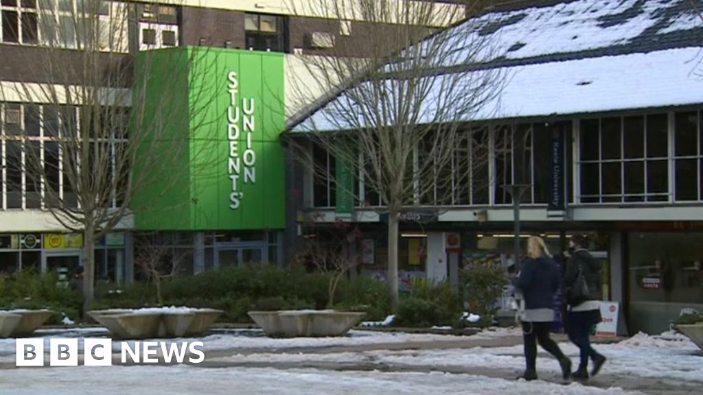 Covid: West Midlands universities plan lockdown lectures - BBC News