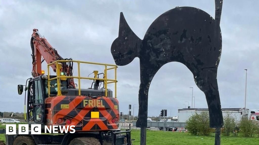 A1 Black Cat roundabout statue taken down for road upgrade - BBC News