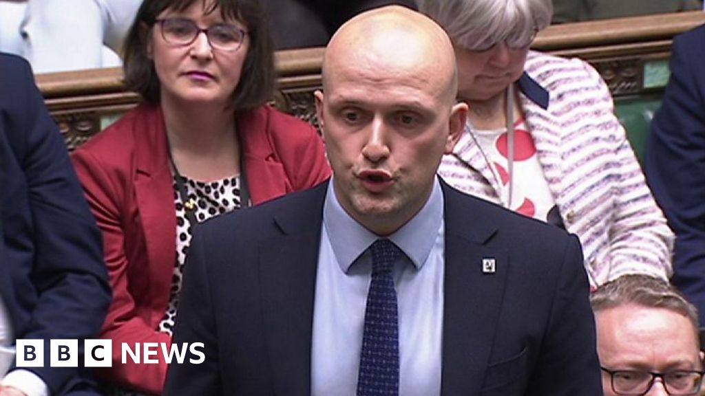 SNP calls on Sunak to end arms sale to Israel - BBC News