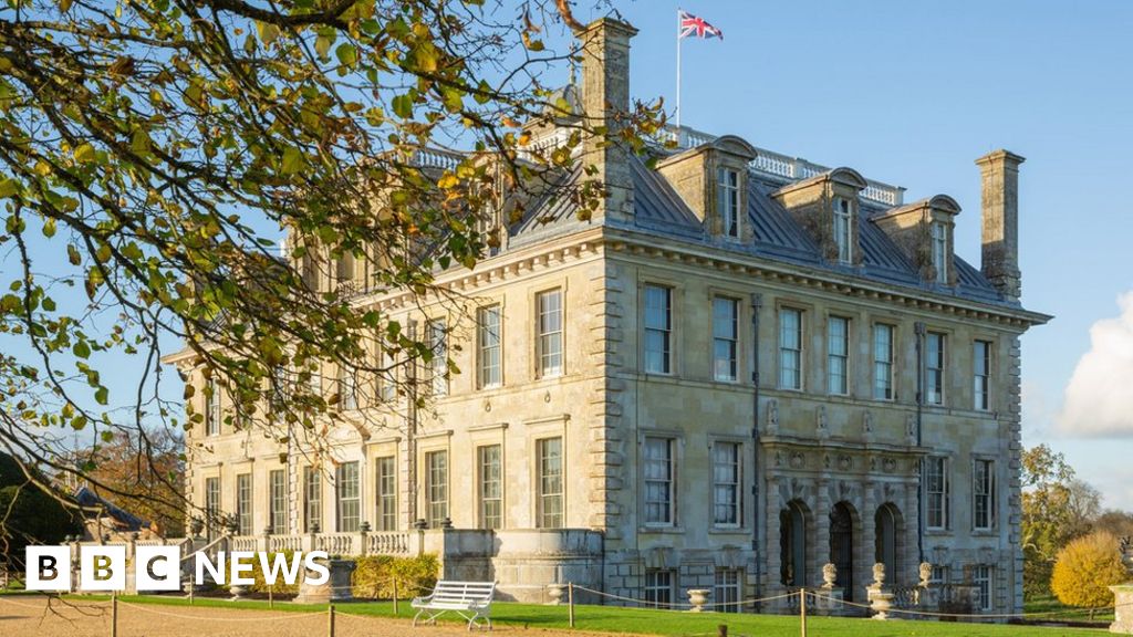 National Trust's Kingston Lacy switches to renewable energy - BBC News