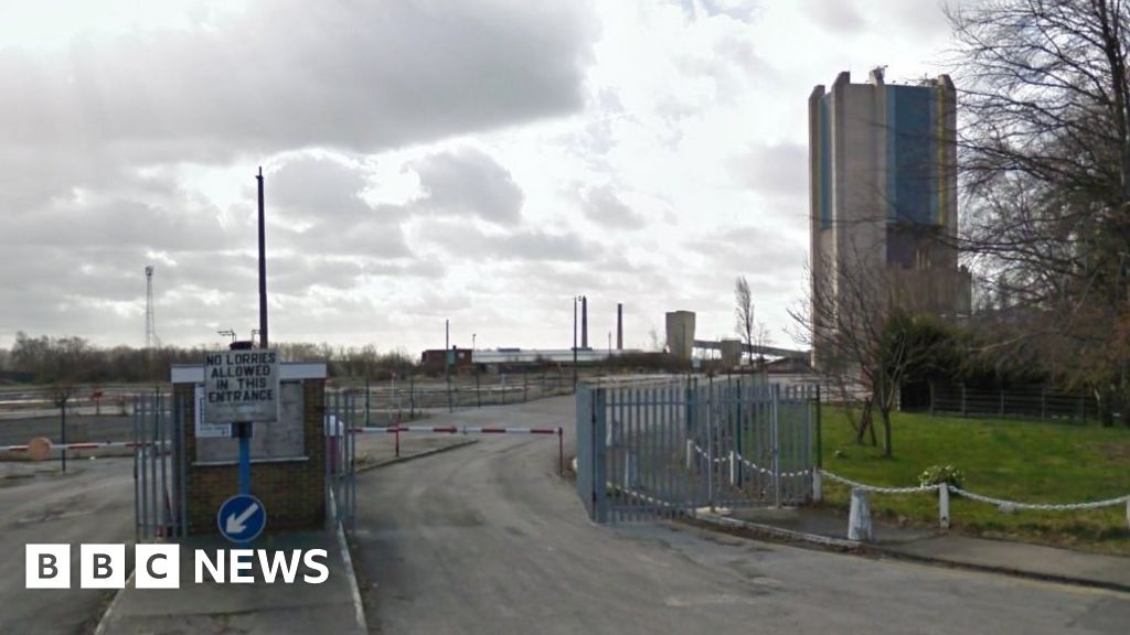 Harworth pit tower to be demolished for housing - BBC News