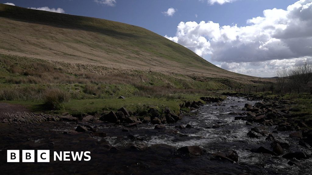 Brecon Breacons: National Park visitors on Welsh name change