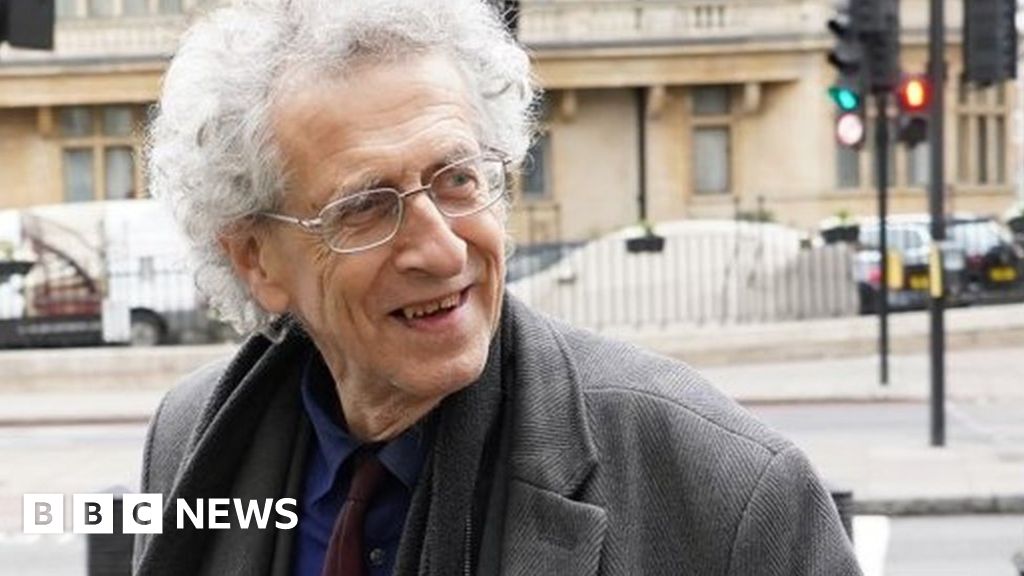 Piers Corbyn in court accused of calling NHS staff murderers - BBC News