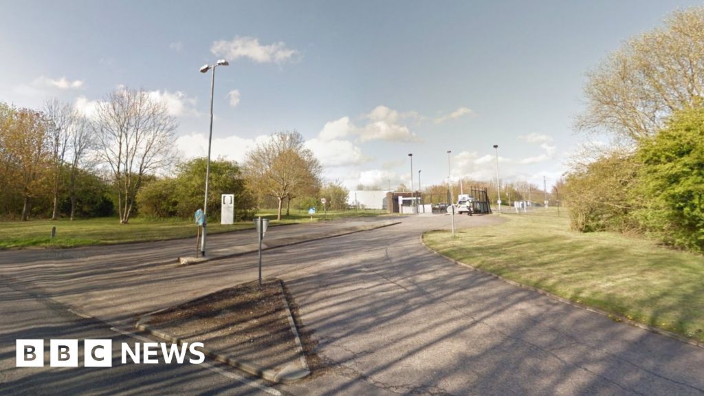 Weapon pollution fears over Fort Halstead homes - BBC News