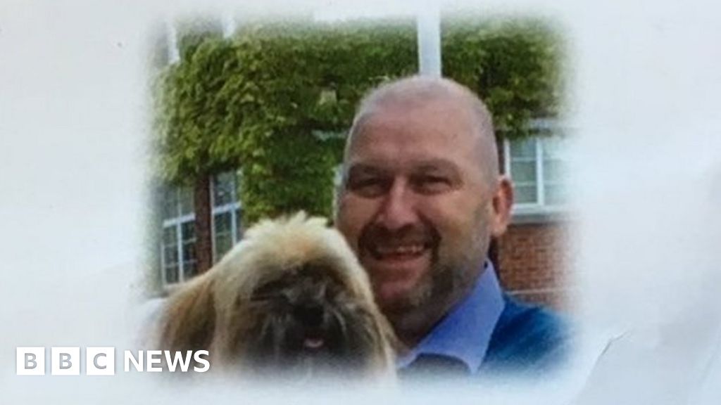 Carl Sargeant's funeral: 'A difficult day for everyone' - BBC News