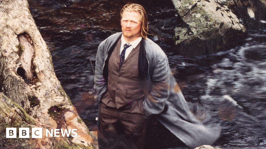 Steven Campbell: The painter who 'dressed above his station' - BBC News