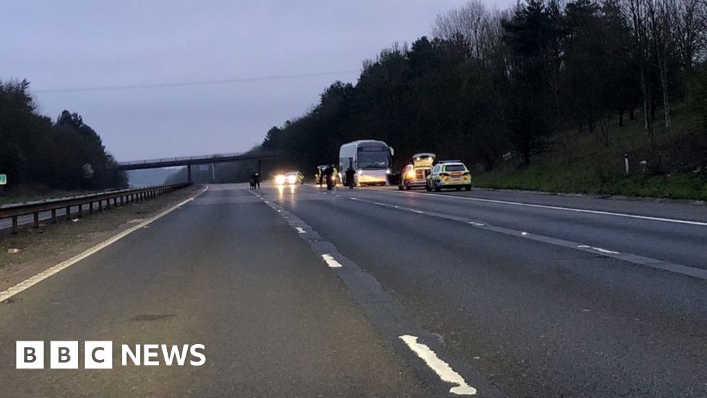 M11 closure: No action over Stansted coach 'bomb hoax' - BBC News