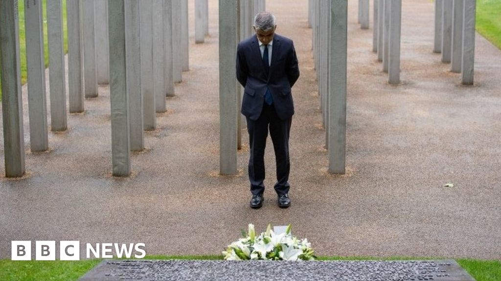 7/7 London bombings: Mayor pays tributes to victims - BBC News