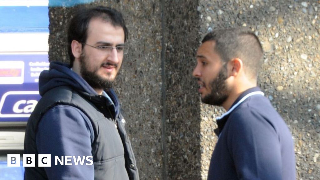 Questions for police over terror plotters' network - BBC News