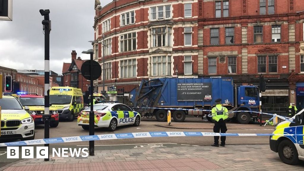 Woman and girl, 3, hit by 'bin lorry' in Wolverhampton - BBC News