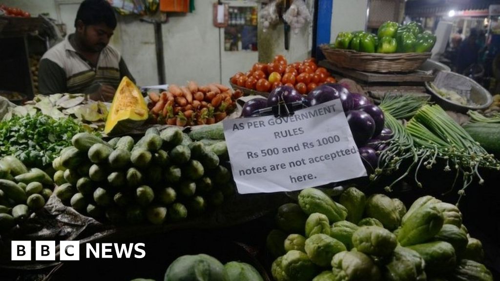 India rupee ban: Garlands of money and other images of a cash crisis ...