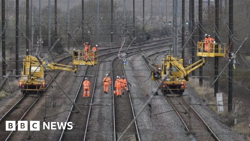 East Coast Main Line train disruption continues - BBC News
