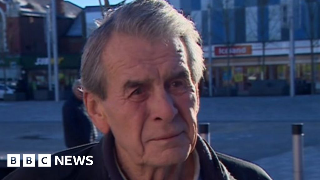 Britishvolt: Disgust and dismay in Blyth as company collapses - BBC News