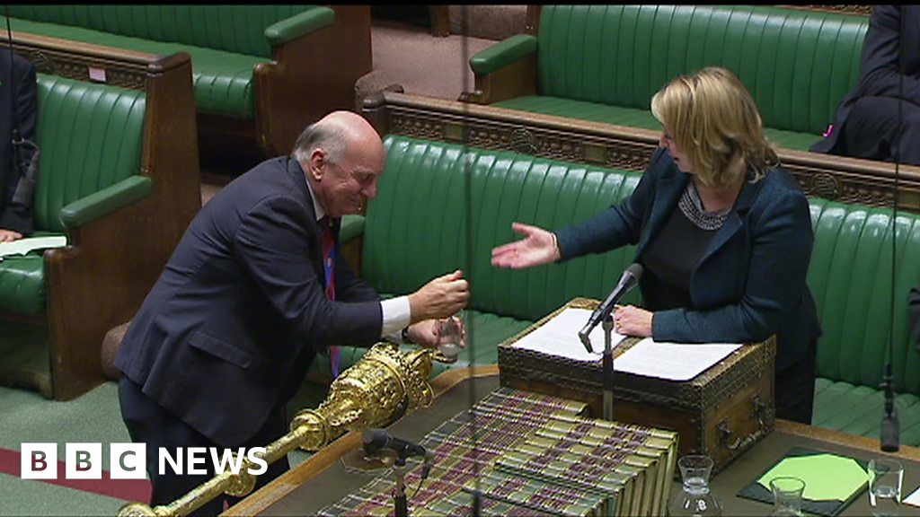 Stephen Pound crosses Commons floor to clean up water spillage