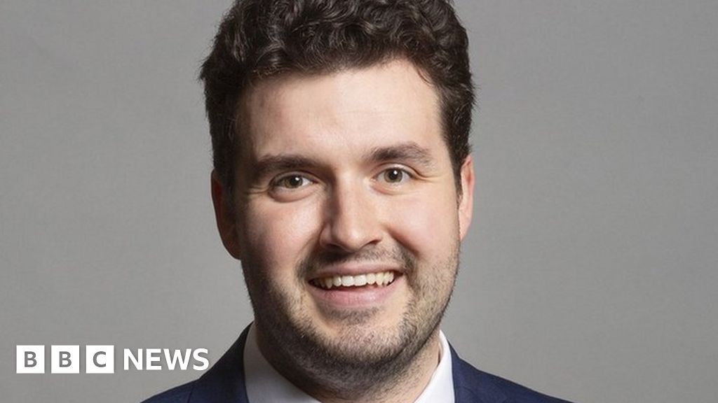 Elliot Colburn: MP tells PMQs about suicide attempt - BBC News