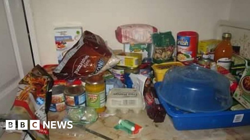 Nottingham woman, 93, found living in 'squalor' - BBC News