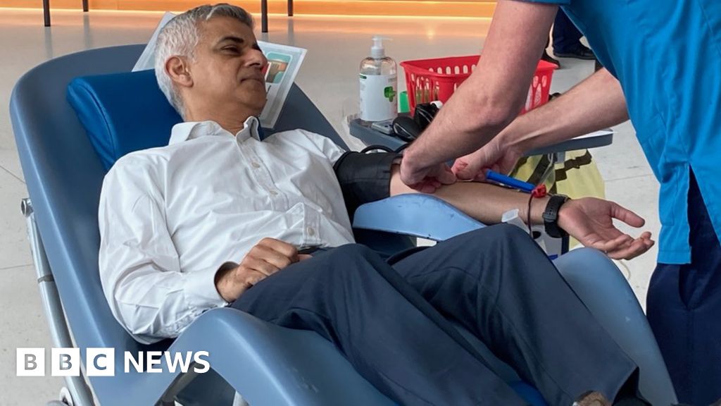 London mayor urges people to give blood and save lives - BBC News