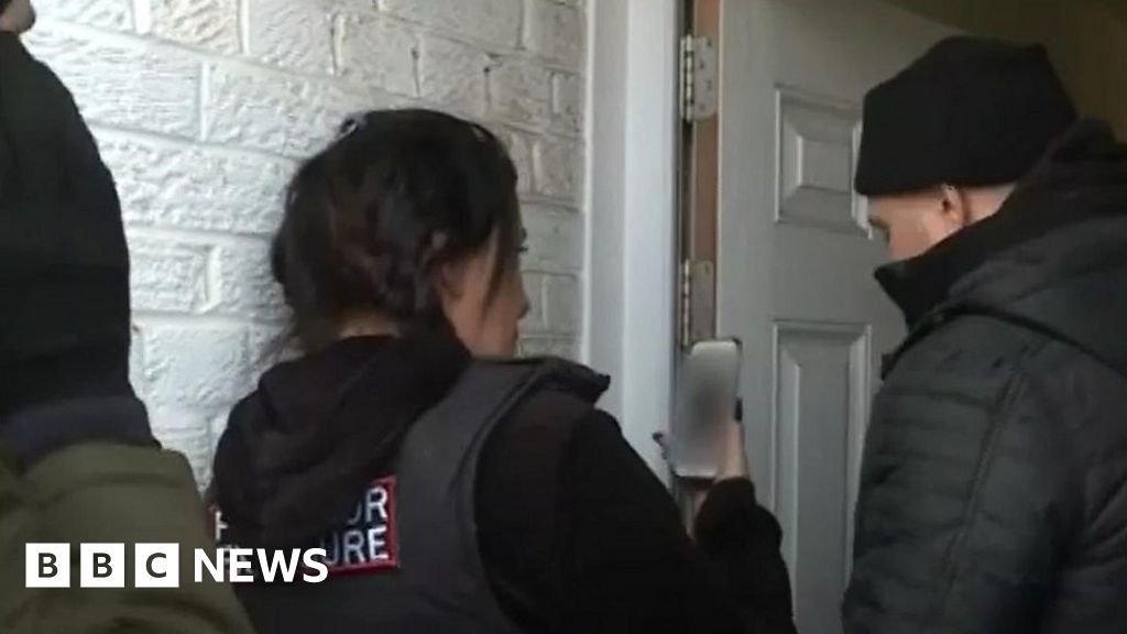 Police Increase Use Of Evidence From Paedophile Hunter Groups Bbc News