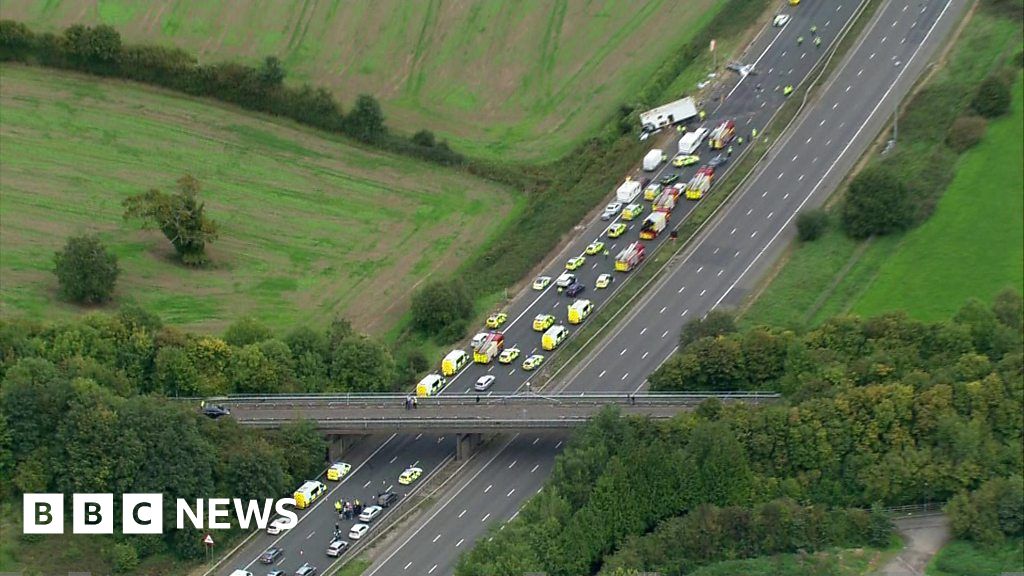 M5 crash: Emergency services at the scene in Gloucestershire - BBC News