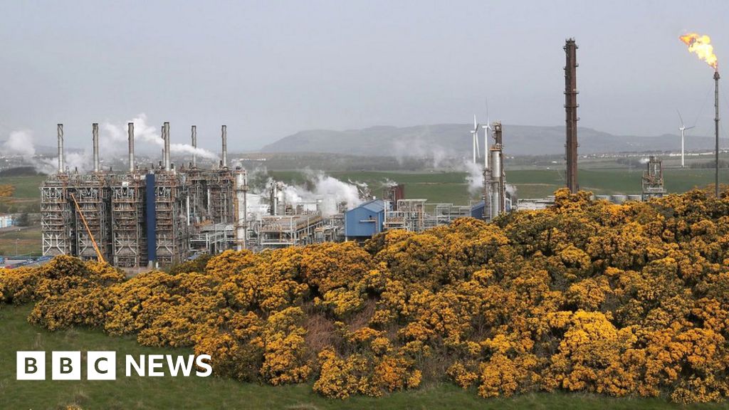 Mossmorran: Safety watchdog seeks chemical plant prosecution - BBC News